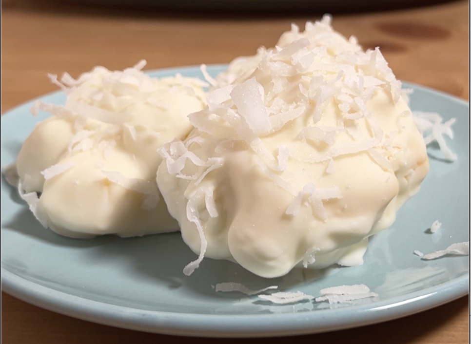 White Chocolate Mango Clusters - Mango.org